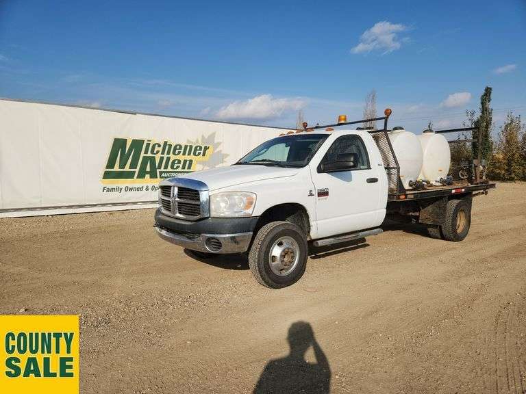 2008 Dodge Ram 3500 4x4 S/A Deck Truck - Michener Allen Auctioneering Ltd