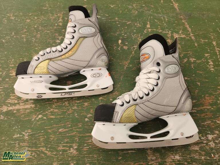 Pair Of Easton Z-AIr Hockey Skates Size 8D US - Michener Allen ...