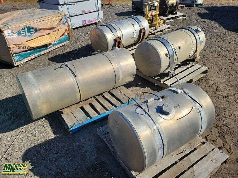 4x Aluminum Fuel Tanks - Michener Allen Auctioneering Ltd