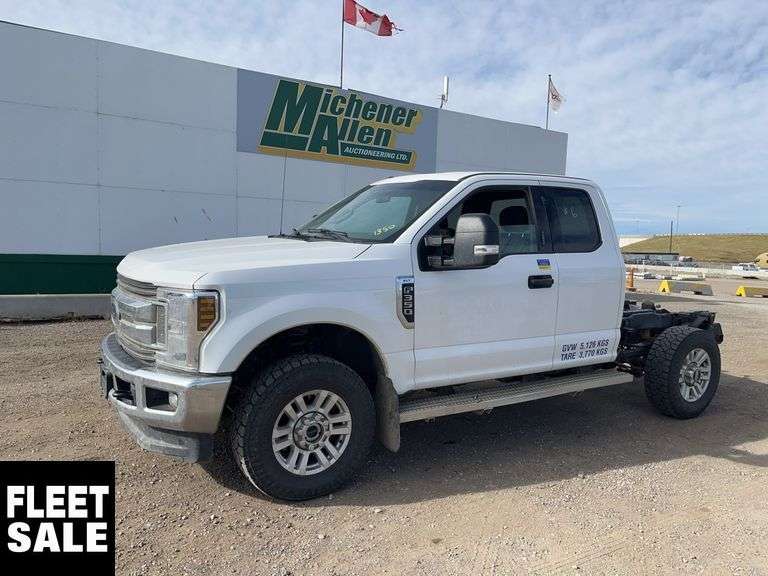 2018 Ford F-350 Super Duty 4X4 Single Rear Wheel Cab & Chassis ...