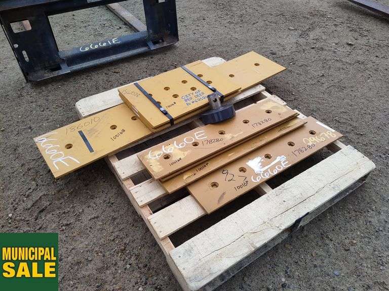Pallet of Assorted Cutting Edges - Michener Allen Auctioneering Ltd