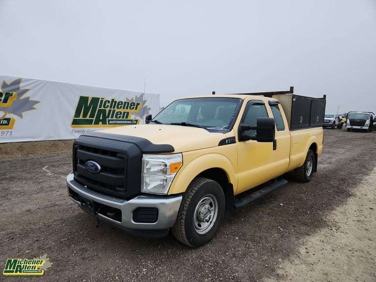 2013 Ford F-250 Super Duty 4x2 XL 4dr SuperCab 6.8 ft. SB RWD ...