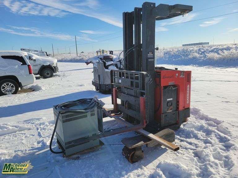 Raymond Forklift with battery charger Non-Operable Raymond EASI 4D ...