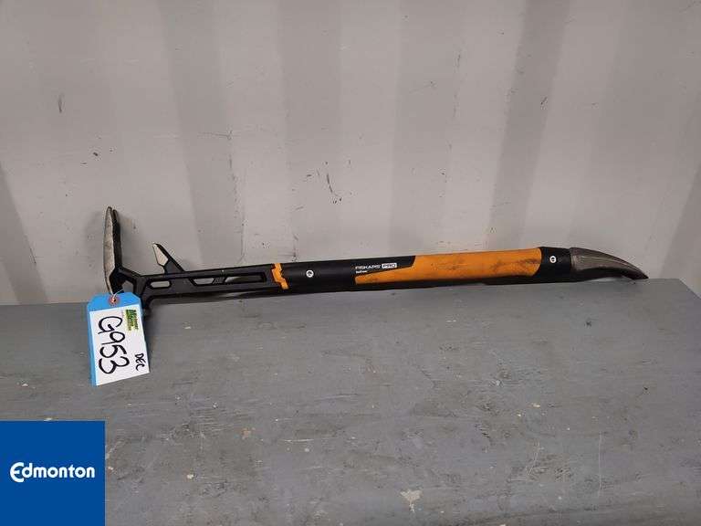 Fiskars Pro Wrecking Bar - Qty 1 - Michener Allen Auctioneering Ltd