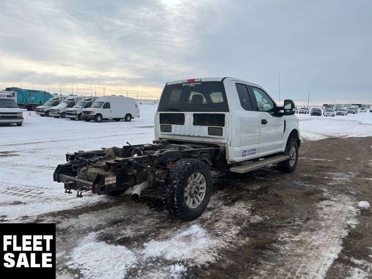 2018 Ford F-350 Super Duty 4X4 Single Rear Wheel Cab & Chassis ...