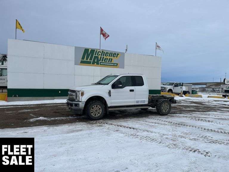 2018 Ford F-350 Super Duty 4X4 Single Rear Wheel Cab & Chassis ...