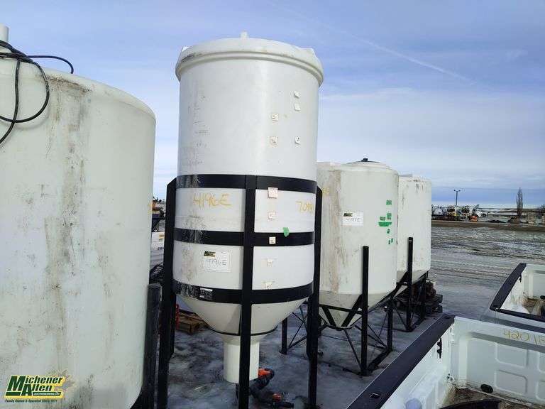 Ace Roto-Mold Tank with V-Bottom & Water Pump - Michener Allen ...