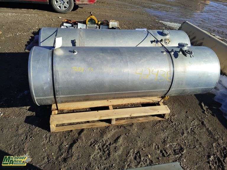 2 Highway Tractor Diesel Fuel Tanks - Michener Allen Auctioneering Ltd