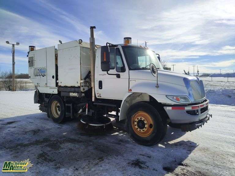 2012 International DuraStar 4300 Schwarze M6000 Mechanical Sweeper ...