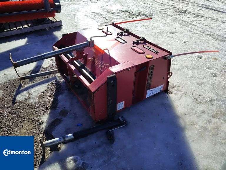 MacLean Drop Spreader Attachment - Michener Allen Auctioneering Ltd
