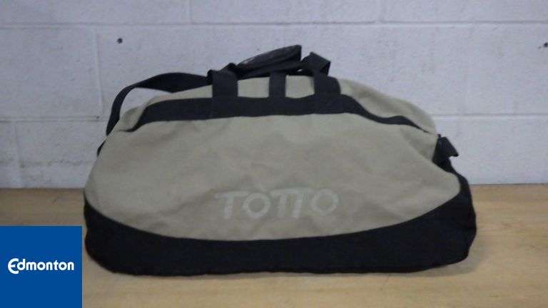 Totto Duffle Bag - Michener Allen Auctioneering Ltd