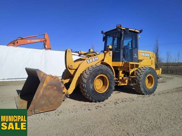 2002 John Deere 544H Wheel Loader - Michener Allen Auctioneering Ltd
