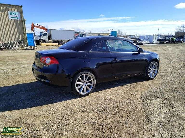 2007 Volkswagen Eos 2.0T 2dr Convertible - Michener Allen Auctioneering Ltd