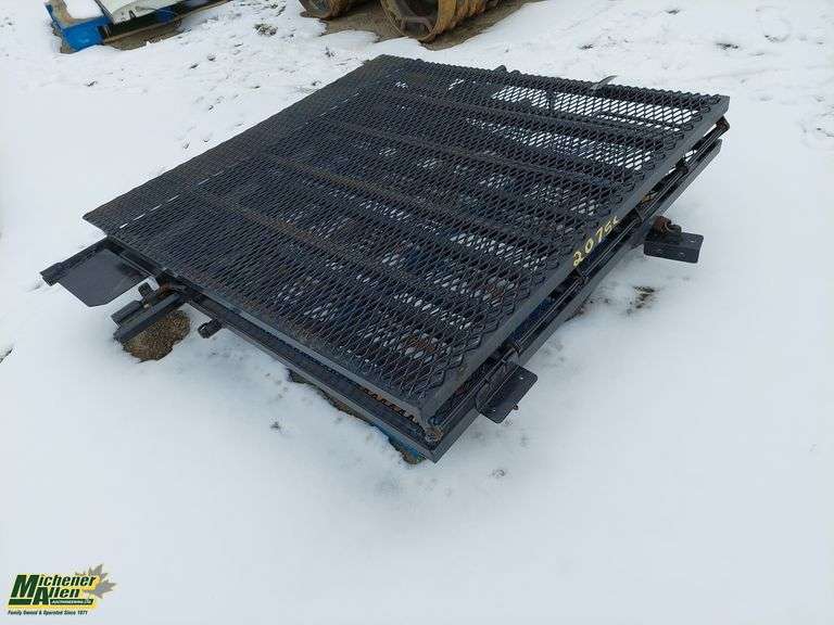 Folding Pick-Up Truck Ramp (48"x96") - Michener Allen Auctioneering Ltd