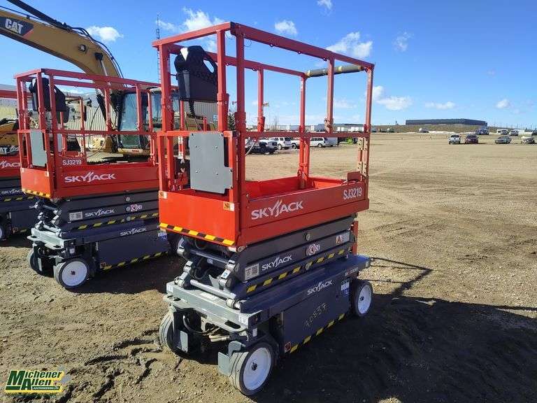 2024 Unused Skyjack SJ3219 500 LB Electric Scissor Lift - Michener Allen Auctioneering Ltd