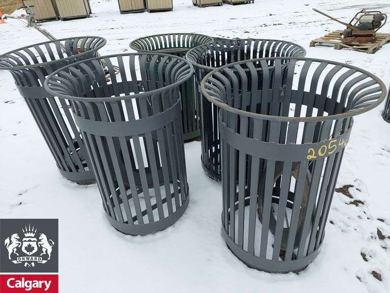 5 Ornamental Garbage Bases/Rings - Michener Allen Auctioneering Ltd