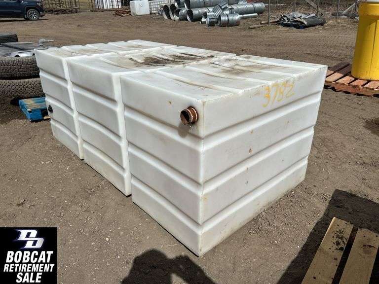 Plastic Tank - Michener Allen Auctioneering Ltd