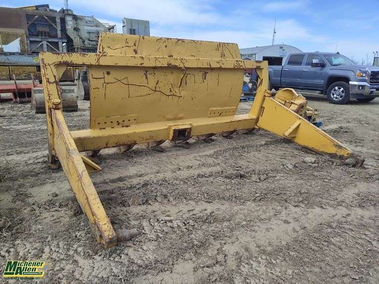 148in Rake Crawler Attachment - Michener Allen Auctioneering Ltd