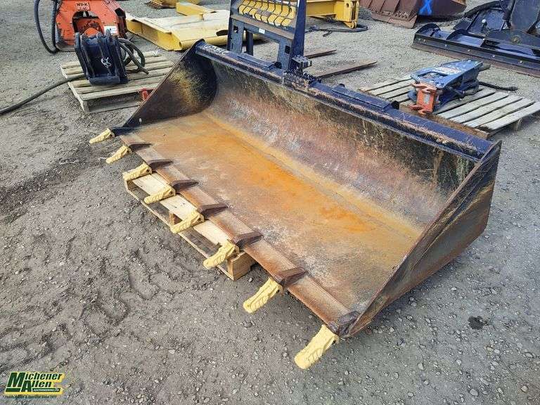 John Deere T84 Bucket - Michener Allen Auctioneering Ltd