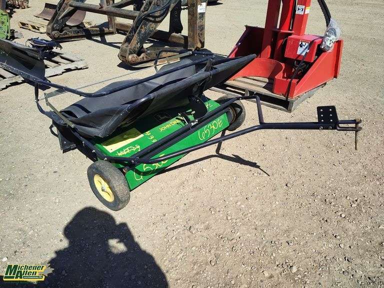 John Deere Pull Behind Bagger - Michener Allen Auctioneering Ltd