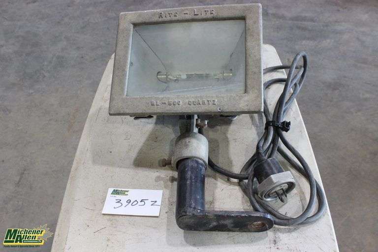 Rite-Lite 110volt RL500 Quartz Halogen Pole Mount Floodlight - Michener ...