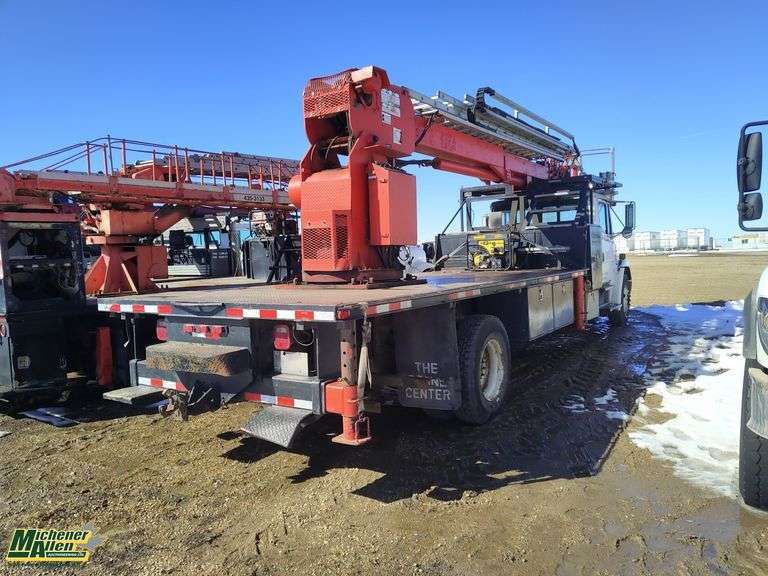 Non-Operable 2000 Freightliner FL70 S/A Ladder Truck - Michener Allen ...