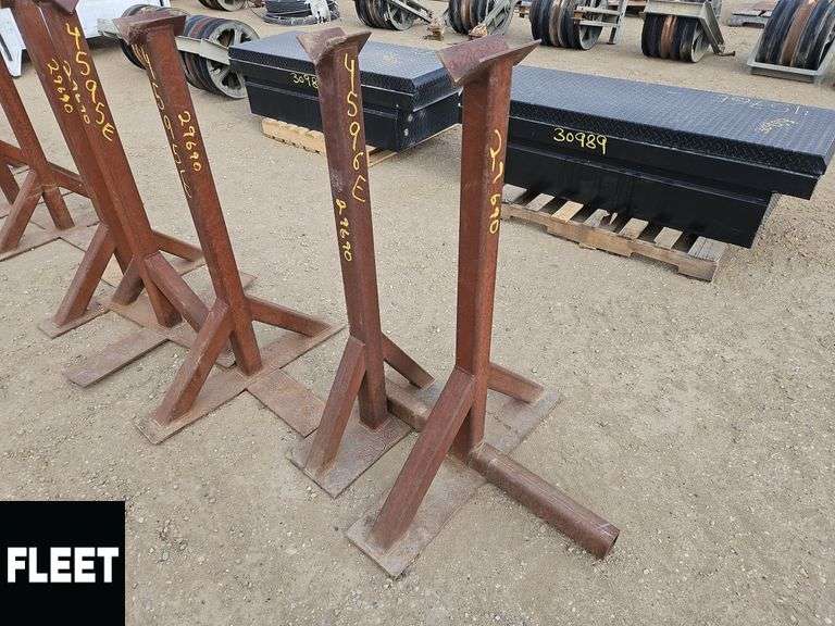 4Ft. Tall Stands-Qty 2 - Michener Allen Auctioneering Ltd