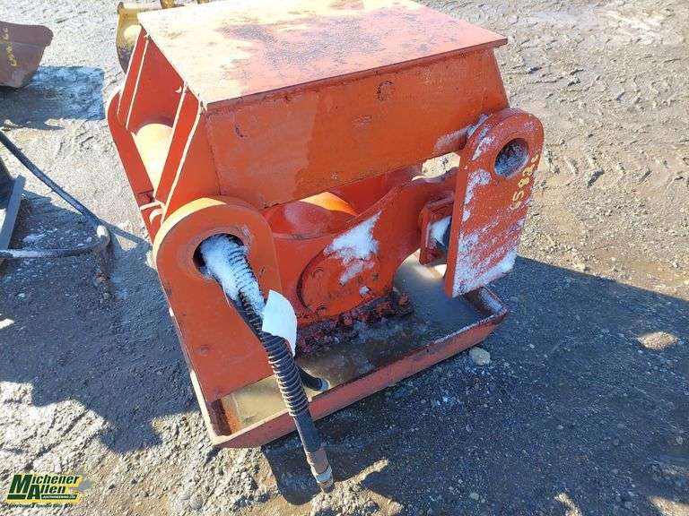 Excavator Vibratory Compactor - Michener Allen Auctioneering Ltd