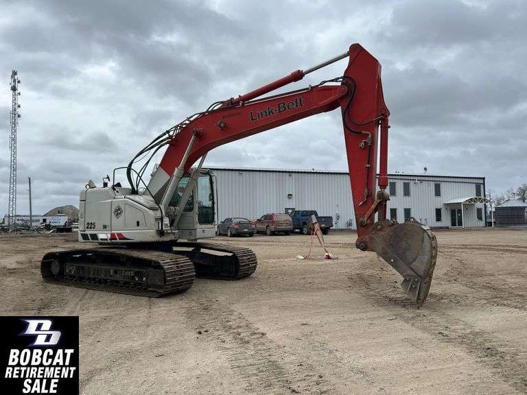2011 Link Belt 225 Excavator - Michener Allen Auctioneering Ltd