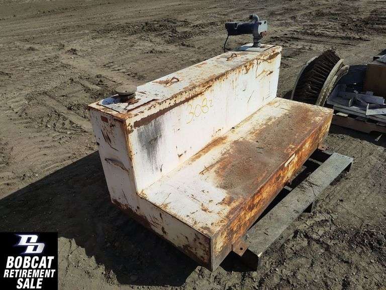 L Shape Fuel Tank - Michener Allen Auctioneering Ltd