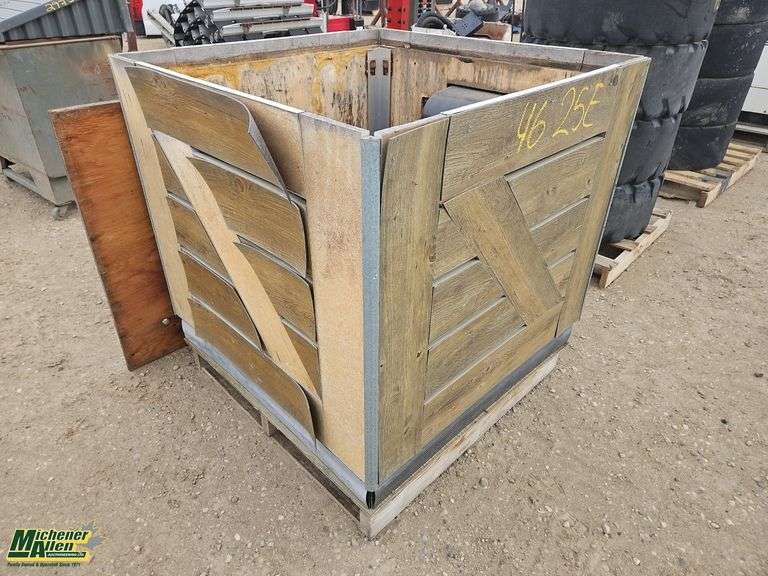 Crate with Gas Hose 1/2in - Qty.1 - Michener Allen Auctioneering Ltd