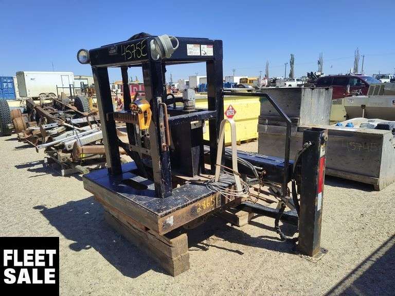 Stellar Model 7621 Crane Base with Hydraulic Tank, Controls and ...