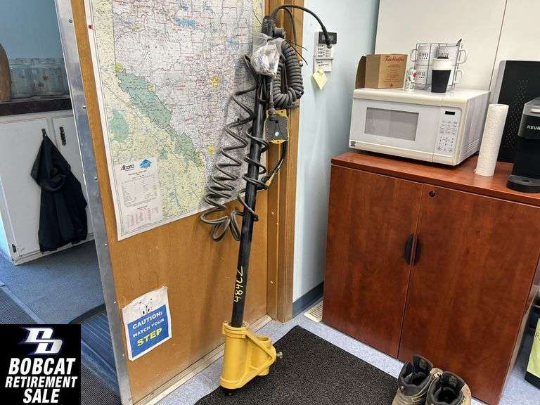 Topcon Positioning Center Mast - Michener Allen Auctioneering Ltd