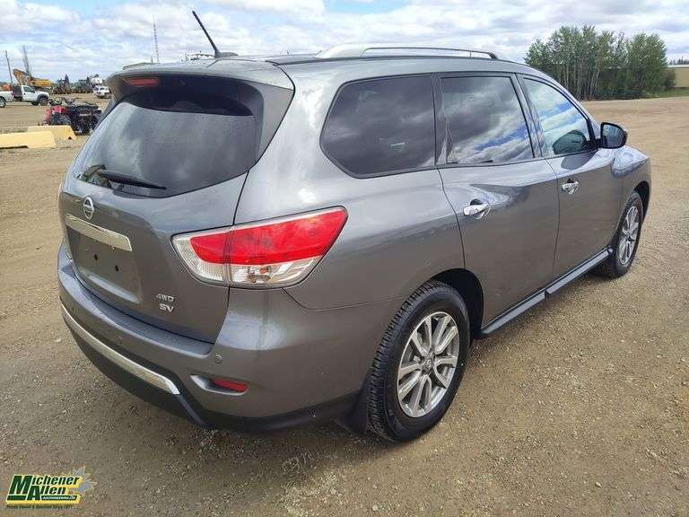 2015 Nissan Pathfinder 4x4 SV V6 4dr SUV - Michener Allen Auctioneering Ltd