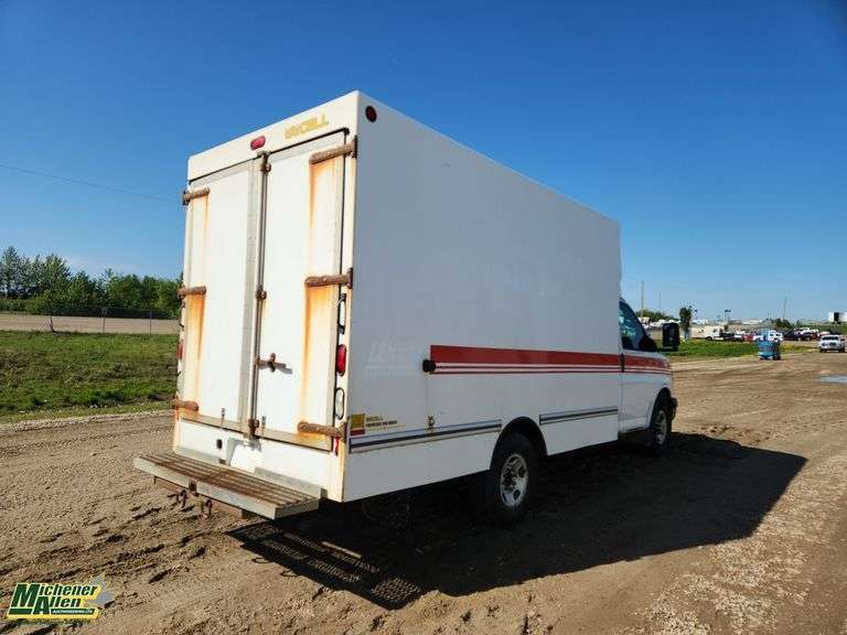 2010 GMC Savana S/A Cube Van - Michener Allen Auctioneering Ltd