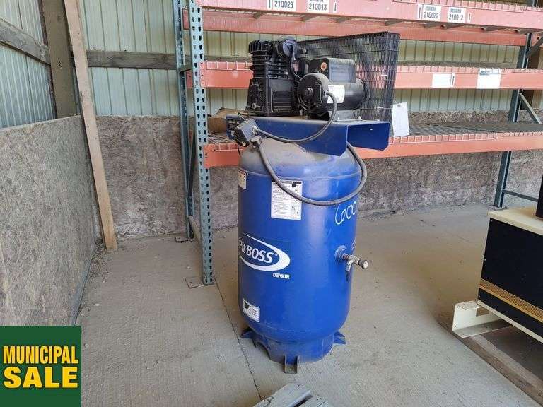 Devair Pit Boss 58029-03 Shop Compressor - Michener Allen Auctioneering Ltd