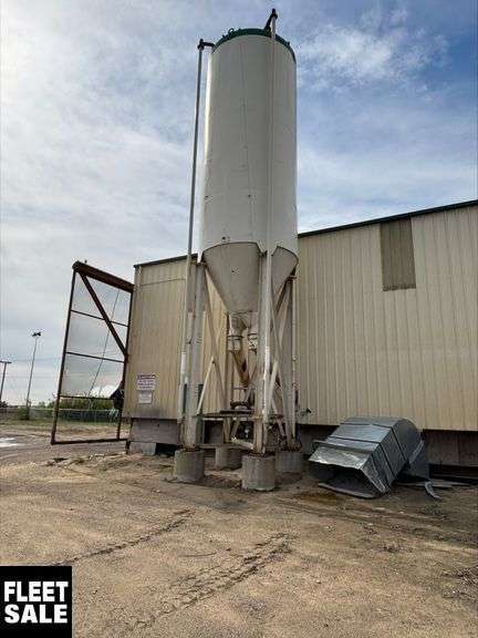 Crown Industries Hopper - Michener Allen Auctioneering Ltd