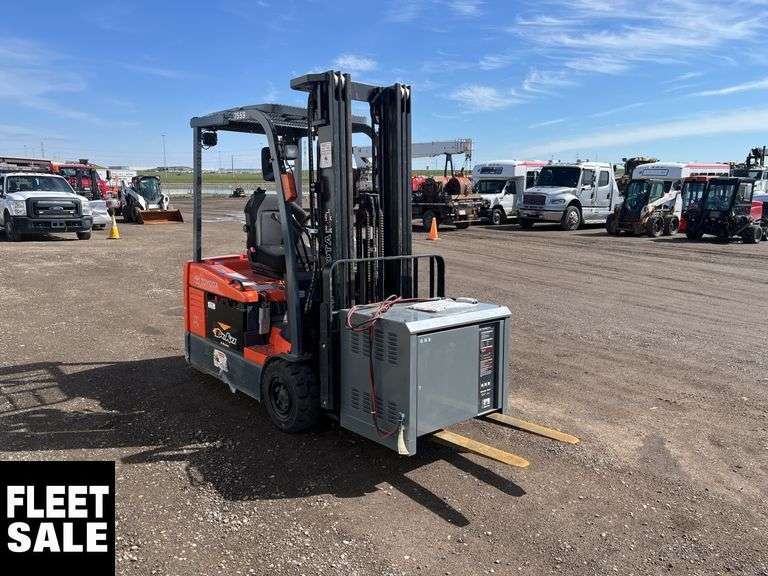 Toyota 7FBEU15 2400 LBS Forklift - Michener Allen Auctioneering Ltd