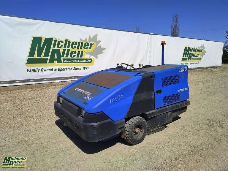 2005 American Lincoln 578-618 (MPV-60) Street Sweeper - Michener Allen Auctioneering Ltd
