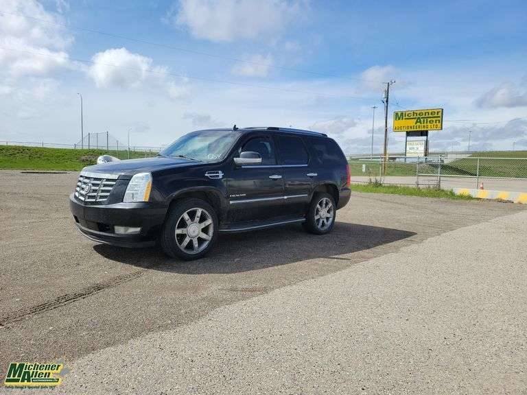 2011 Cadillac Escalade AWD Short 3rd Row 4dr SUV - Michener Allen ...