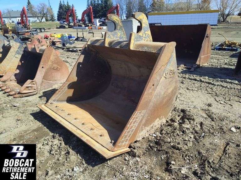 WBM 72in Clean Up Bucket - Michener Allen Auctioneering Ltd
