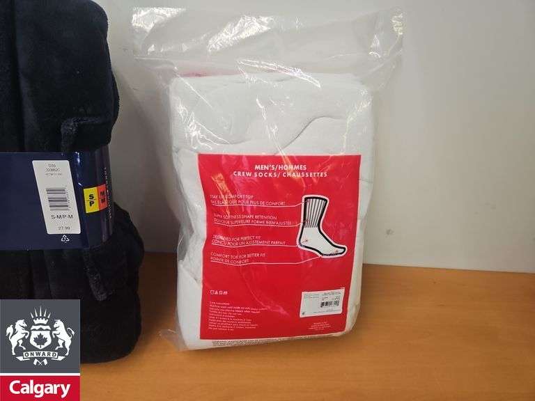 Men's S/M Robe and 20pk Socks - Michener Allen Auctioneering Ltd