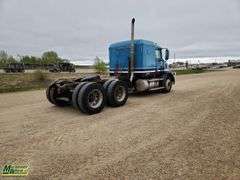 2001 Mack Vision T/A Sleeper Tractor - Michener Allen Auctioneering Ltd