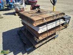 Pallet of 6 Kingpin Plates - Michener Allen Auctioneering Ltd