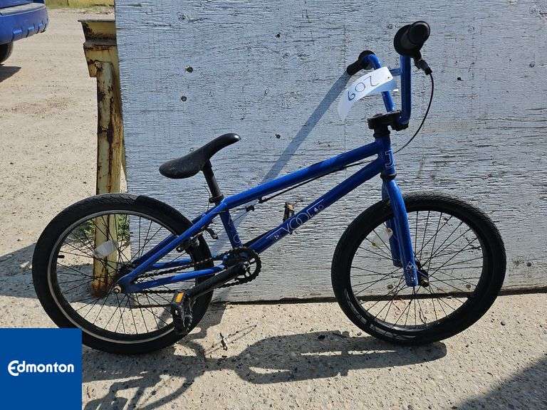 Jet Yoof - Qty.1 - Michener Allen Auctioneering Ltd