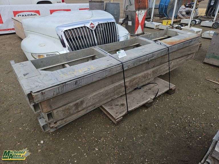 Pallet with 4 Aluminum Load Rack/ Bunks - Michener Allen Auctioneering Ltd