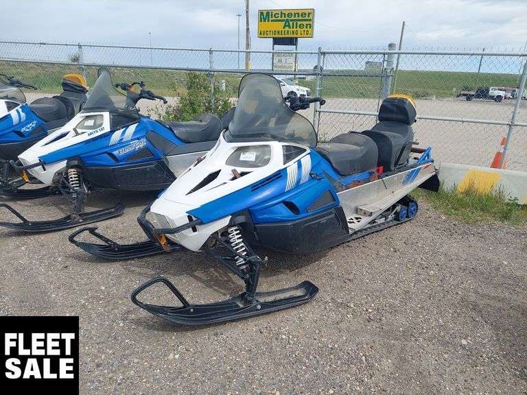 2014 Arctic Cat Bearcat XT 570 Snowmobile - Michener Allen ...