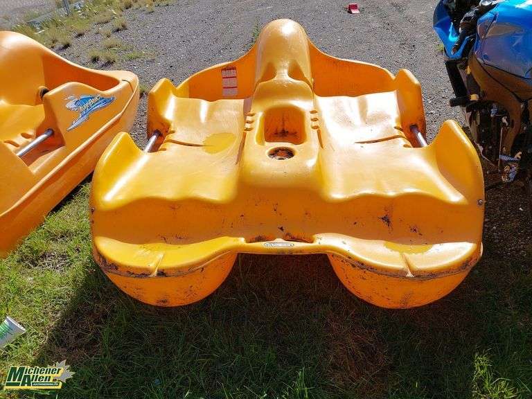 2005 Water Bee Future Beach Paddle Boat - Michener Allen Auctioneering Ltd