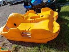 2005 Water Bee Future Beach Paddle Boat - Michener Allen Auctioneering Ltd