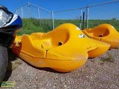 2005 Water Bee Future Beach Paddle Boat - Michener Allen Auctioneering Ltd